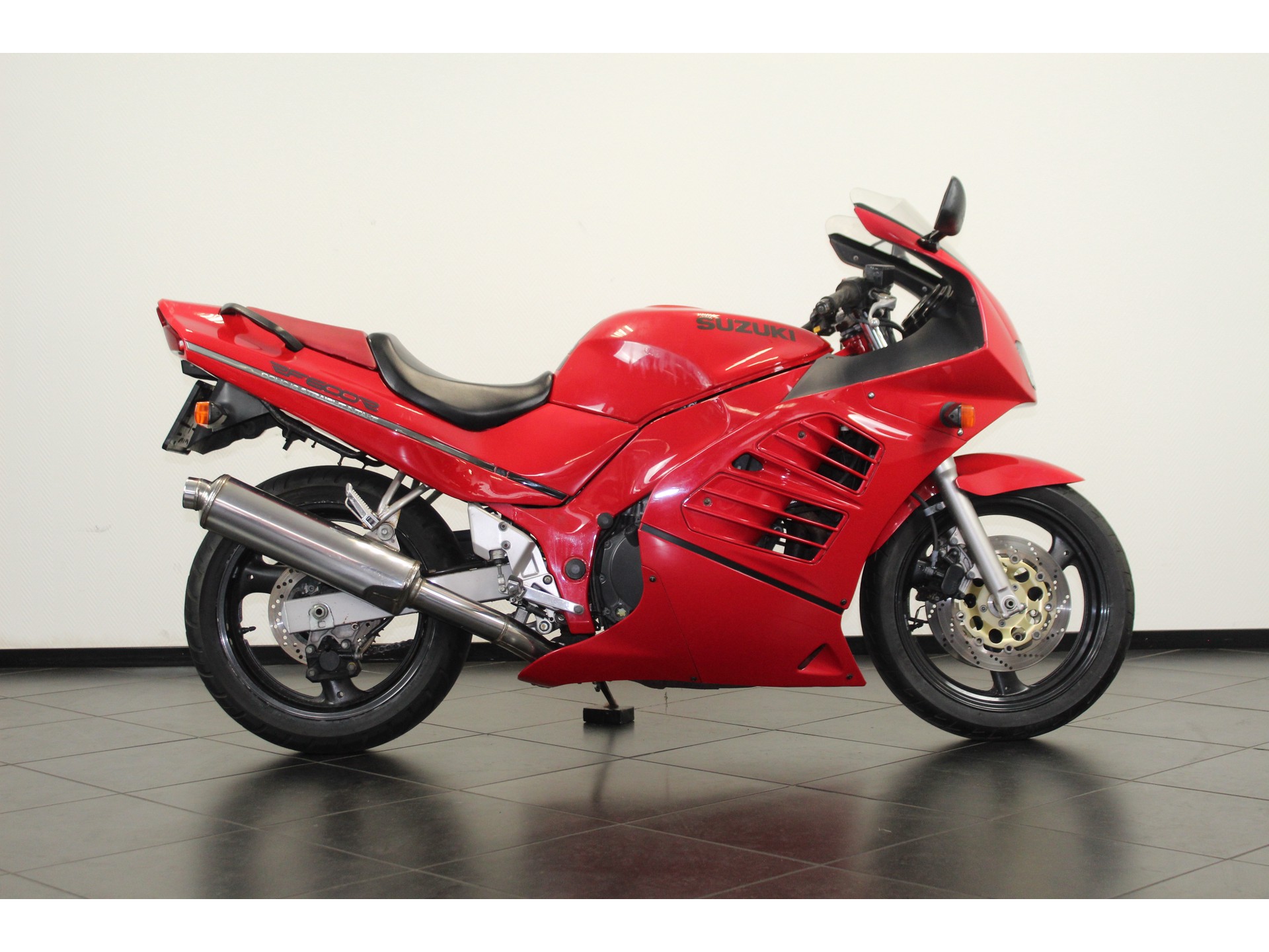 Suzuki RF 600 R (1993) € 1.750,- - Tweedehands Motor - Cama Motoren ...