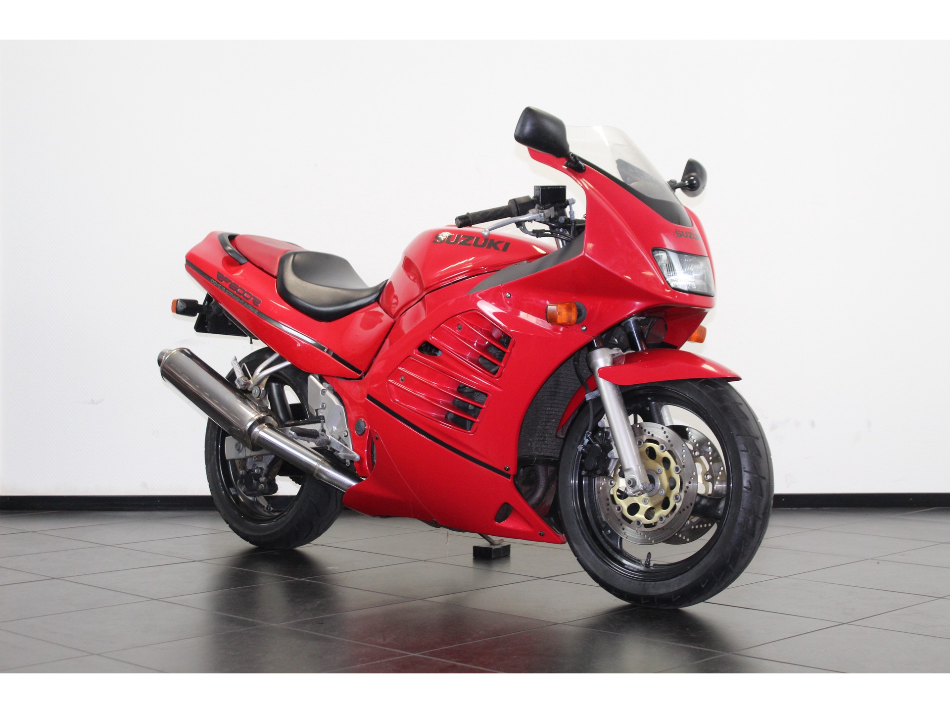 Suzuki RF 600 R (1993) € 1.750,- - Tweedehands Motor - Cama Motoren ...